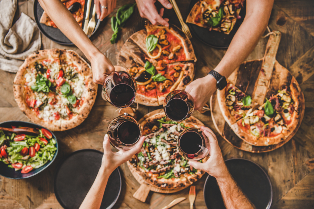 Throw the Ultimate Pizza Party | 5 Tips for Homemade Pizza Parties ...